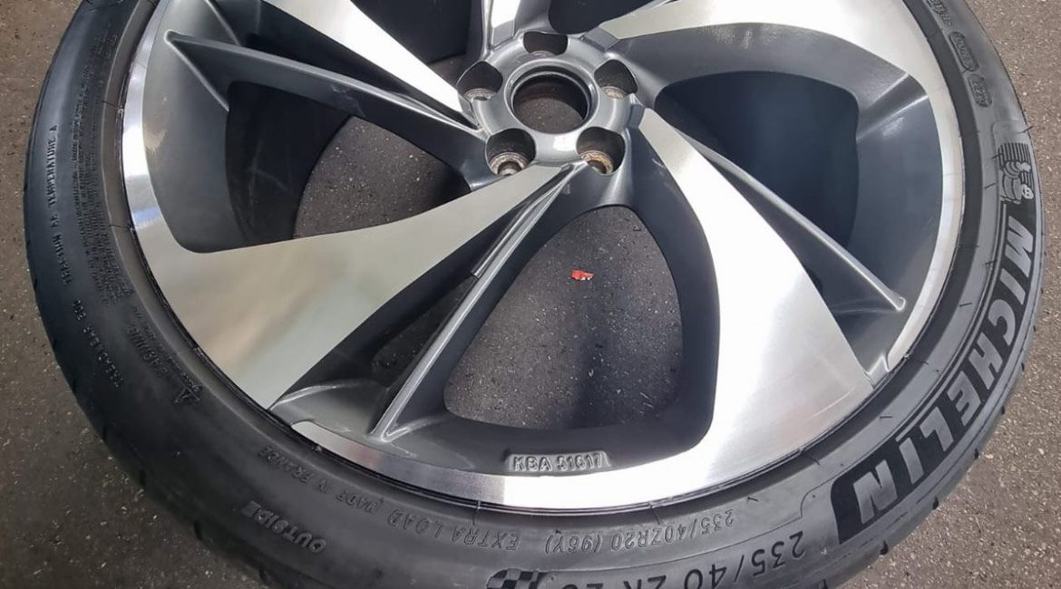 Felgenreparatur München Felgenaufbereitung lackieren Felgen Kratzer ...